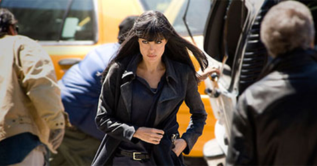 Salt (2010) | Recenze | MovieZone.cz